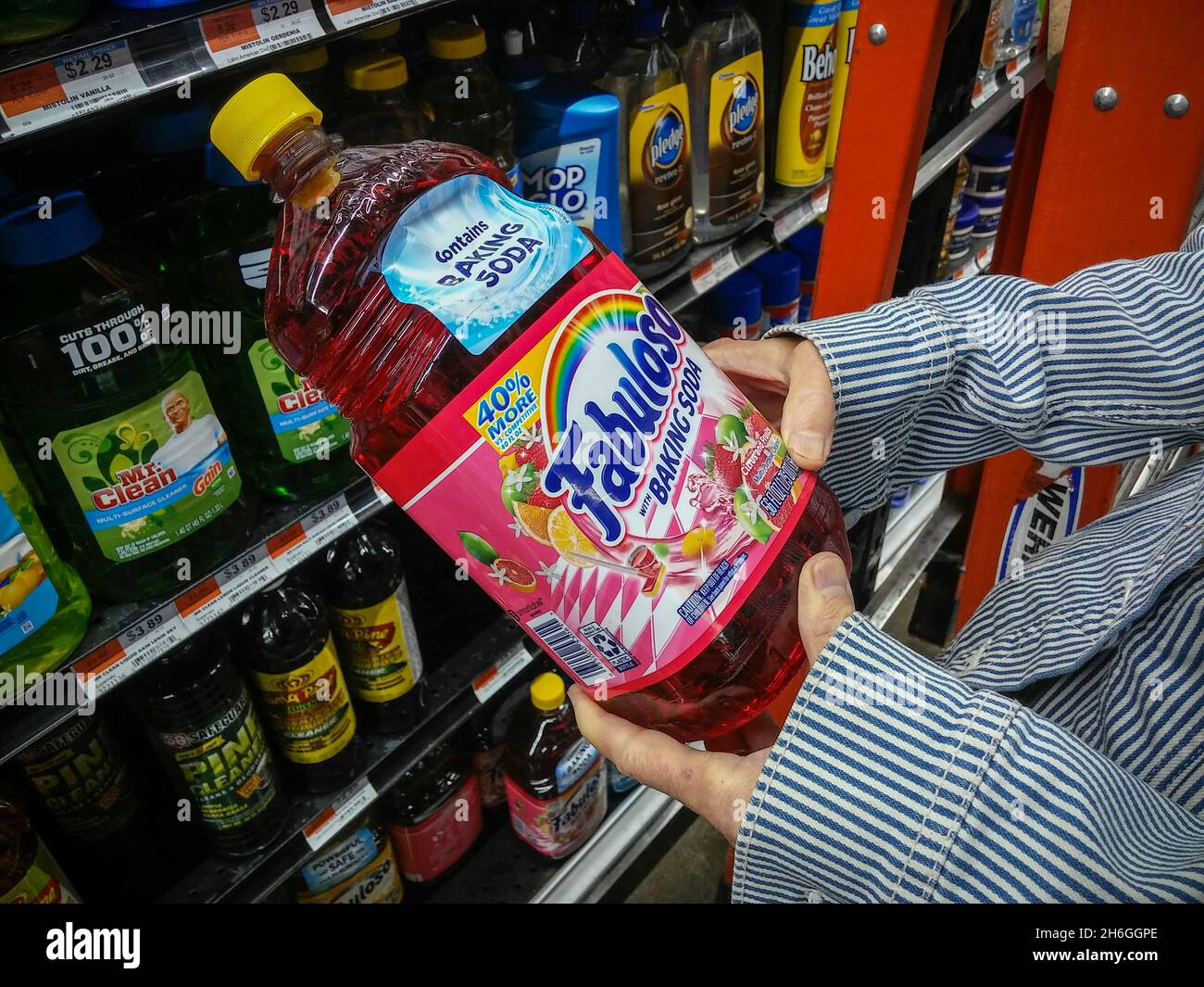 Colgate palmolive hi-res stock photography and images - Alamy