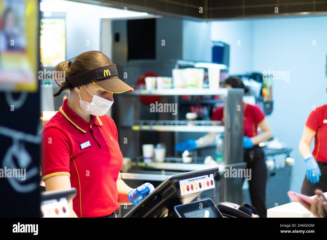 Mcdonalds cashier hi-res stock photography and images - Alamy