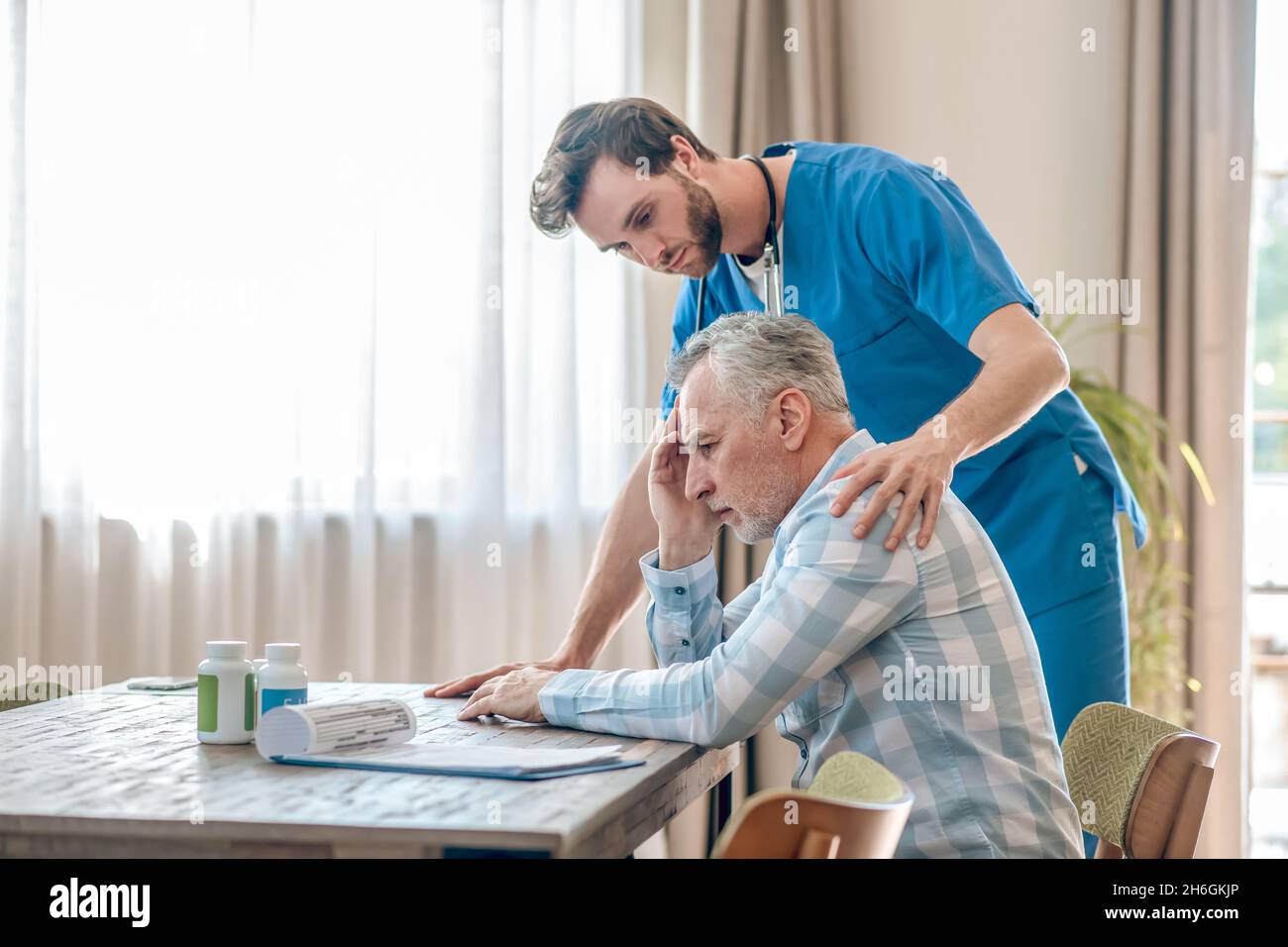 Considerate hi-res stock photography and images - Alamy