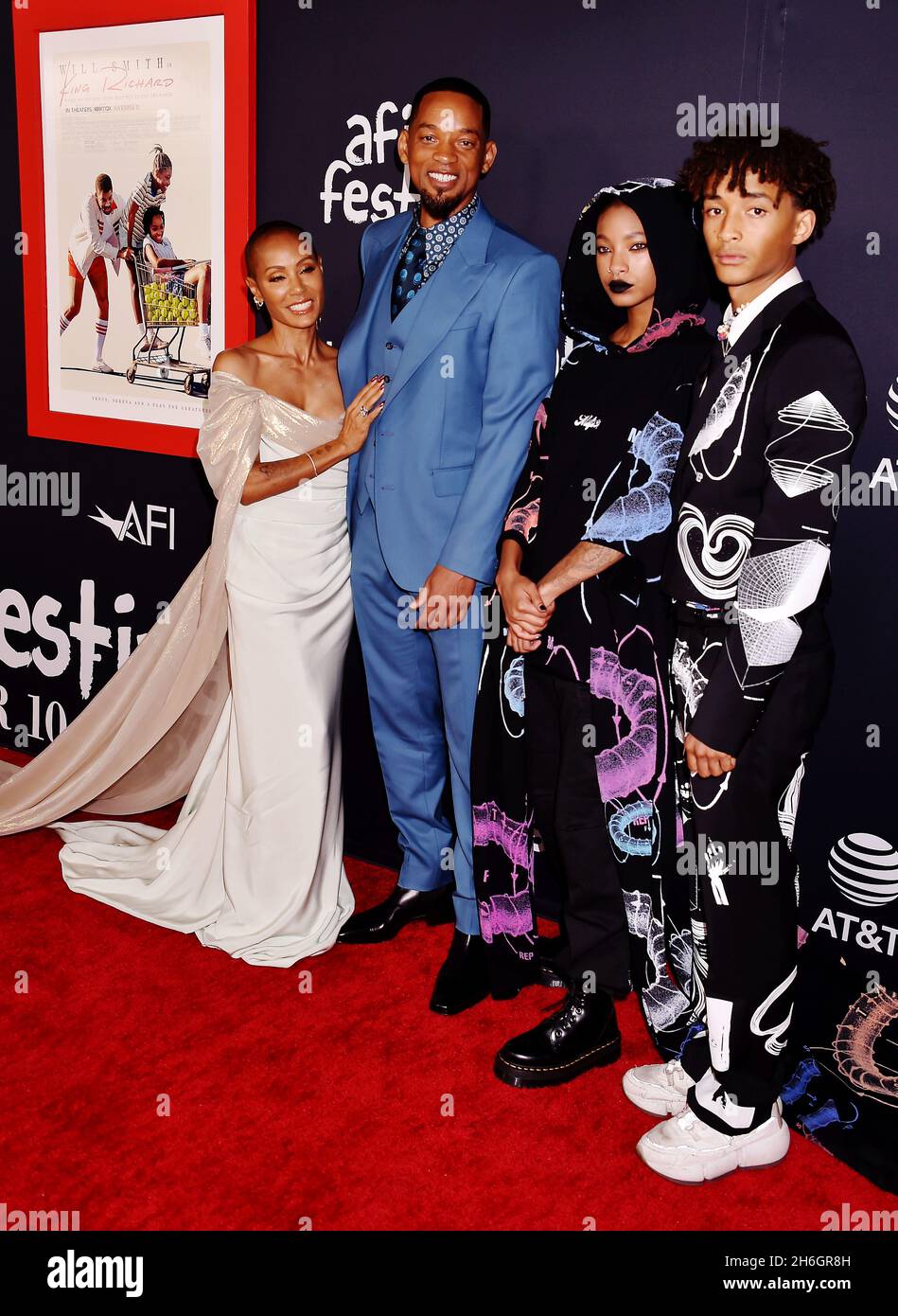 HOLLYWOOD, CA - NOVEMBER 14: (L-R) Jada Smith, Will Smith, Willow Smith ...