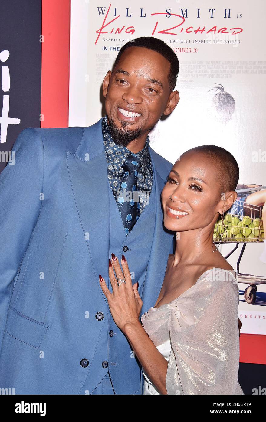 HOLLYWOOD, CA - NOVEMBER 14: Will Smith (L) and Jada Smith attend the ...