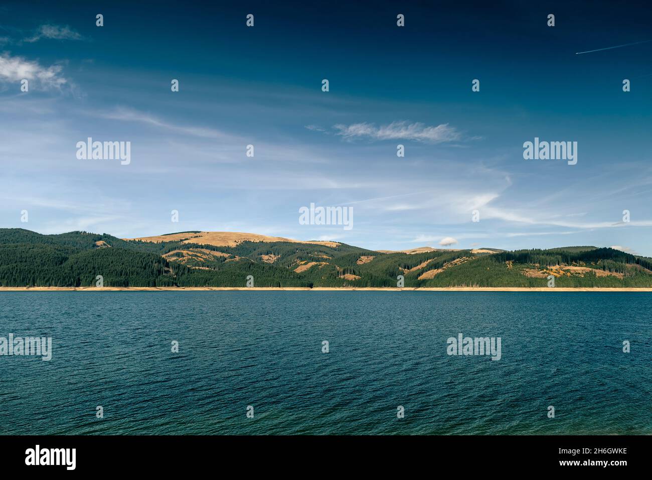 Vidra Lake in Parang Mountains, Romania Stock Photo - Alamy