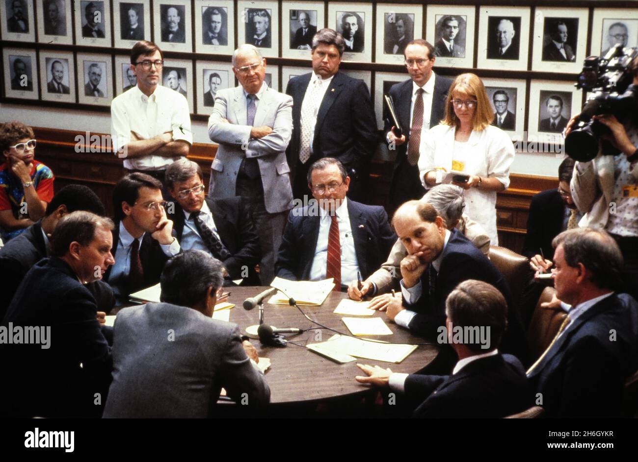 Negotiating and house hi-res stock photography and images - Alamy
