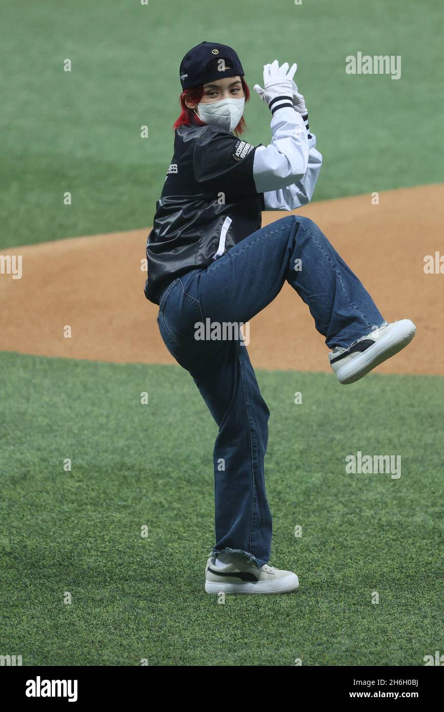 16th Nov, 2021. Ceremonial 1st pitch by 'Street Woman Fighter' star ...