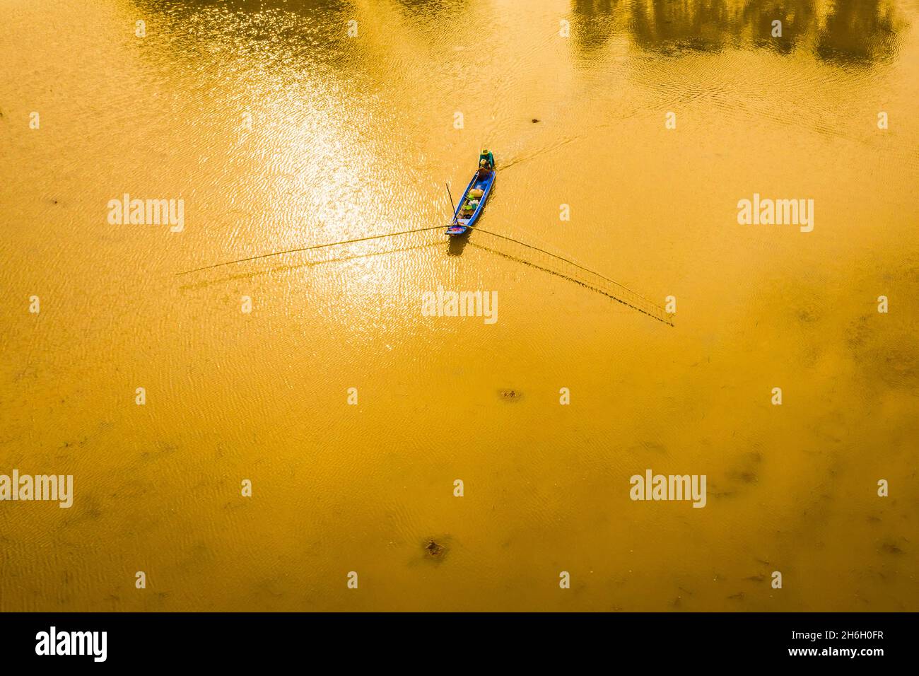 Vietnam fisherman boat con hi-res stock photography and images - Alamy