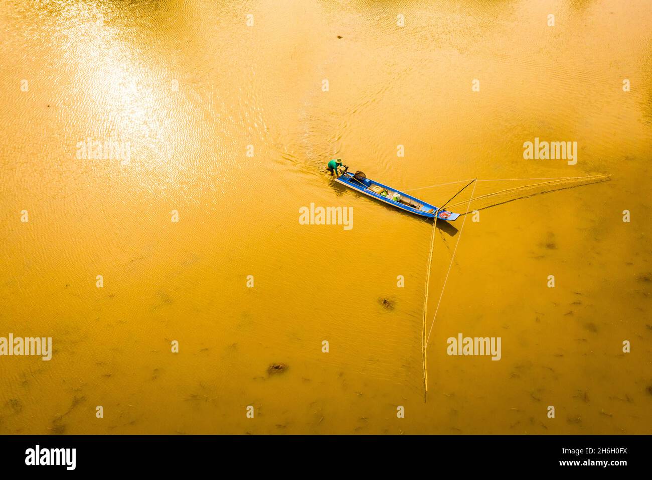 Vietnam fisherman boat con hi-res stock photography and images - Alamy