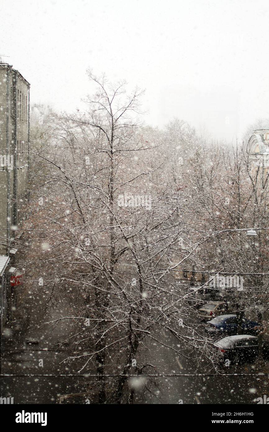 Cloudy weather snow hi-res stock photography and images - Alamy