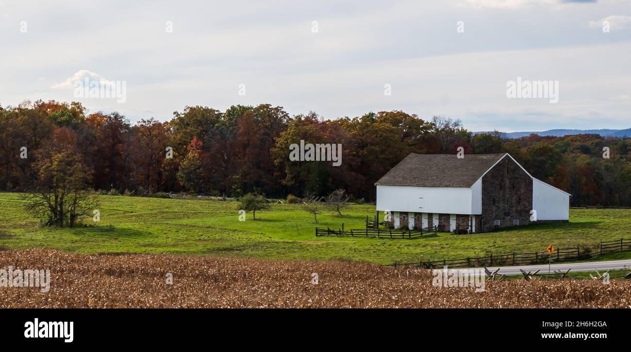 The McPherson Farm barn on Chambersburg Road on the Gettysburg National ...