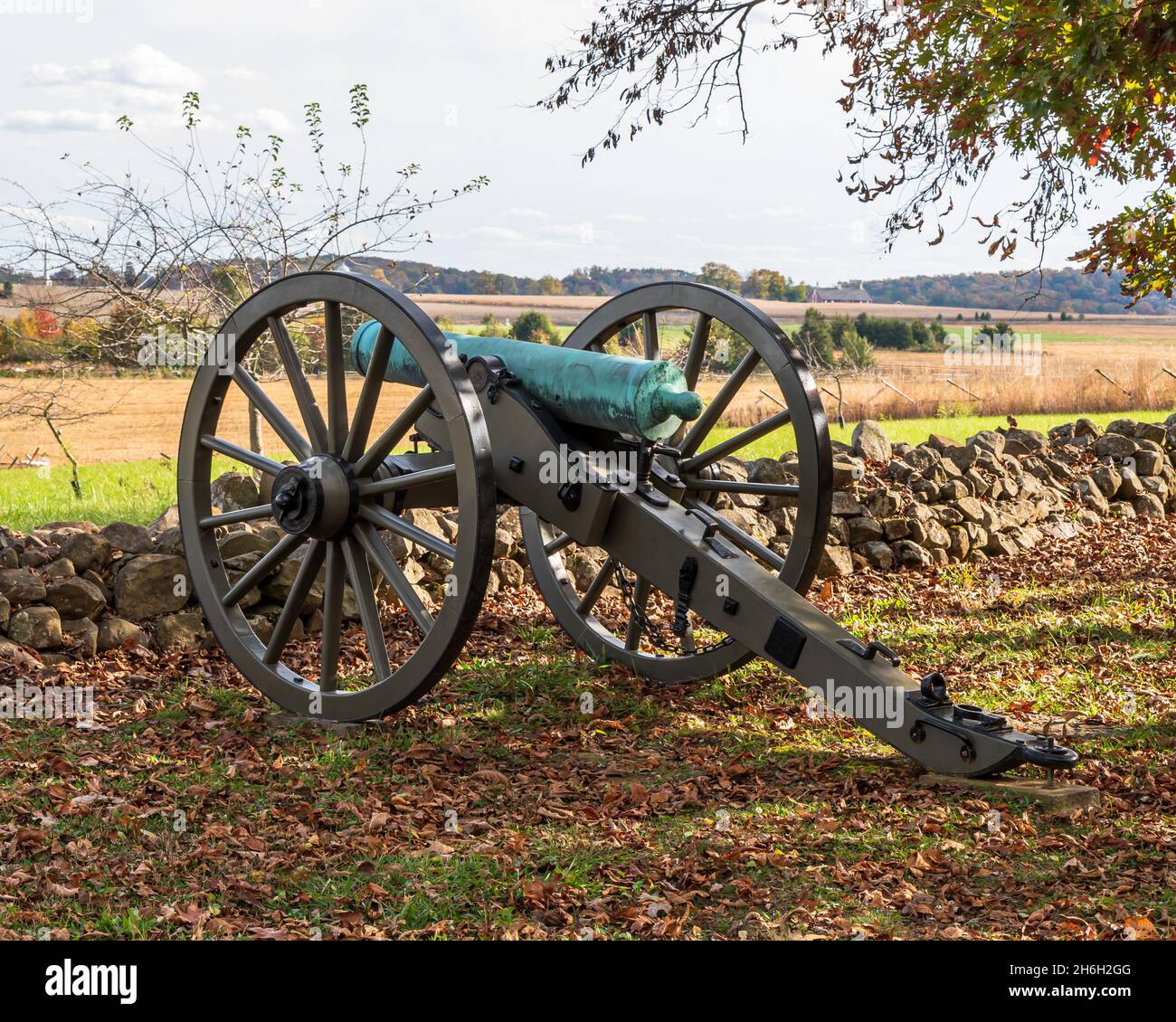 A Confederate civil war cannon on West Confederate Avenue at the ...