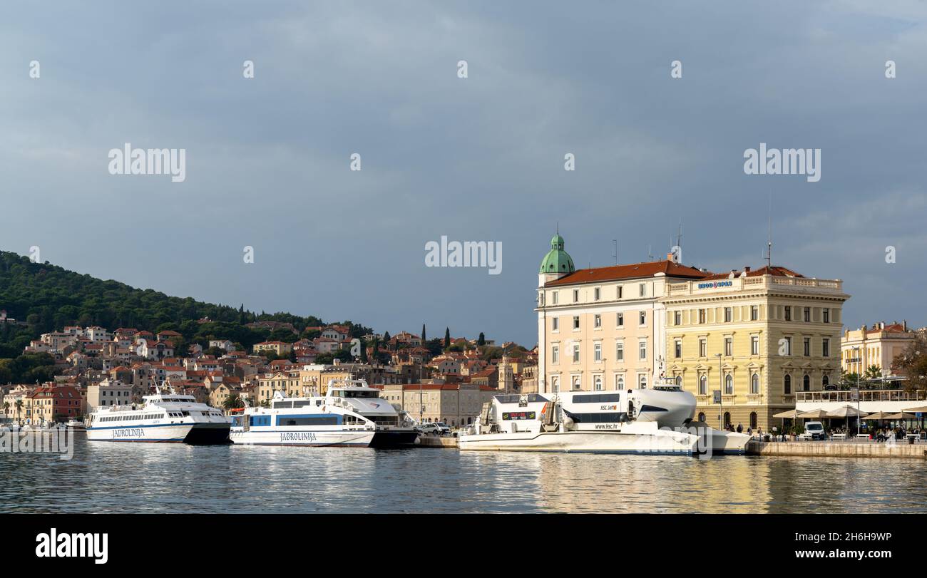 Split, Croatia - 12 November, 2021: harbor and waterfront in downtown ...