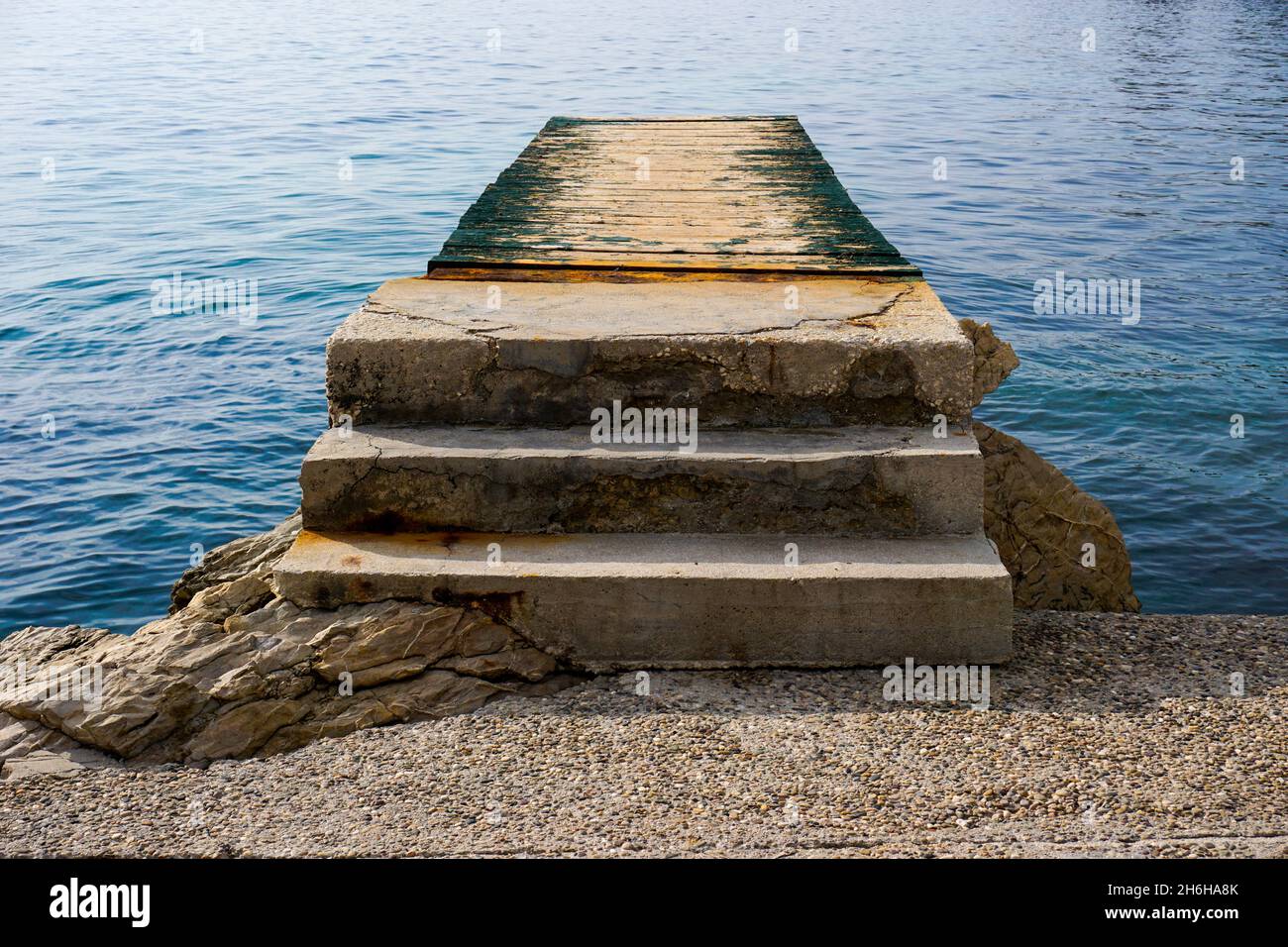 Wooden diving platform hi-res stock photography and images - Alamy