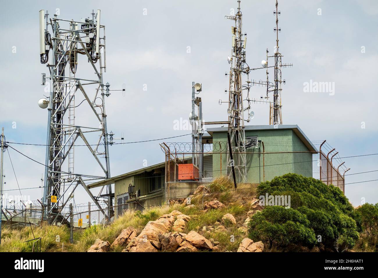 Communications tower rural australia hi-res stock photography and ...