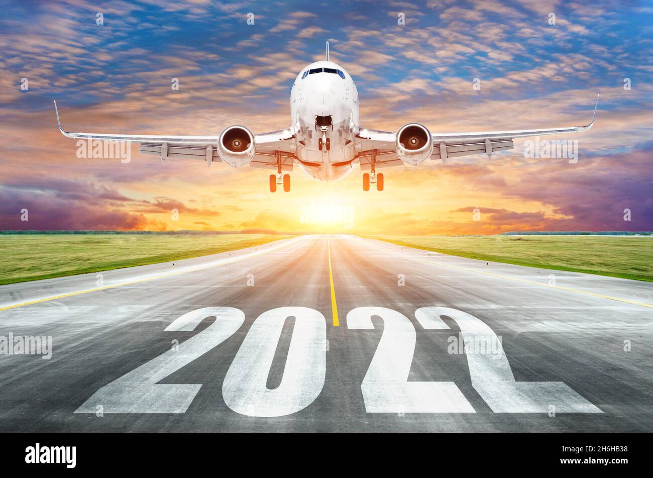 2021 2022 fly hi-res stock photography and images - Alamy