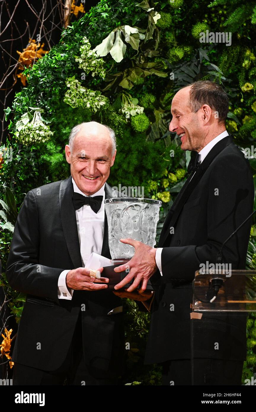 New York, USA. 15th Nov, 2021. Kenneth N. Jacobs presents the Pilier d ...