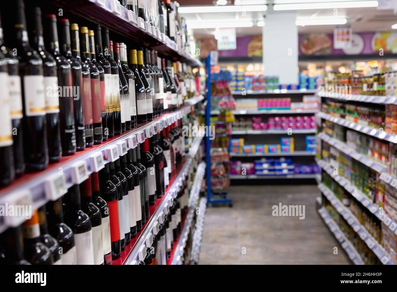 White wine section hi-res stock photography and images - Alamy
