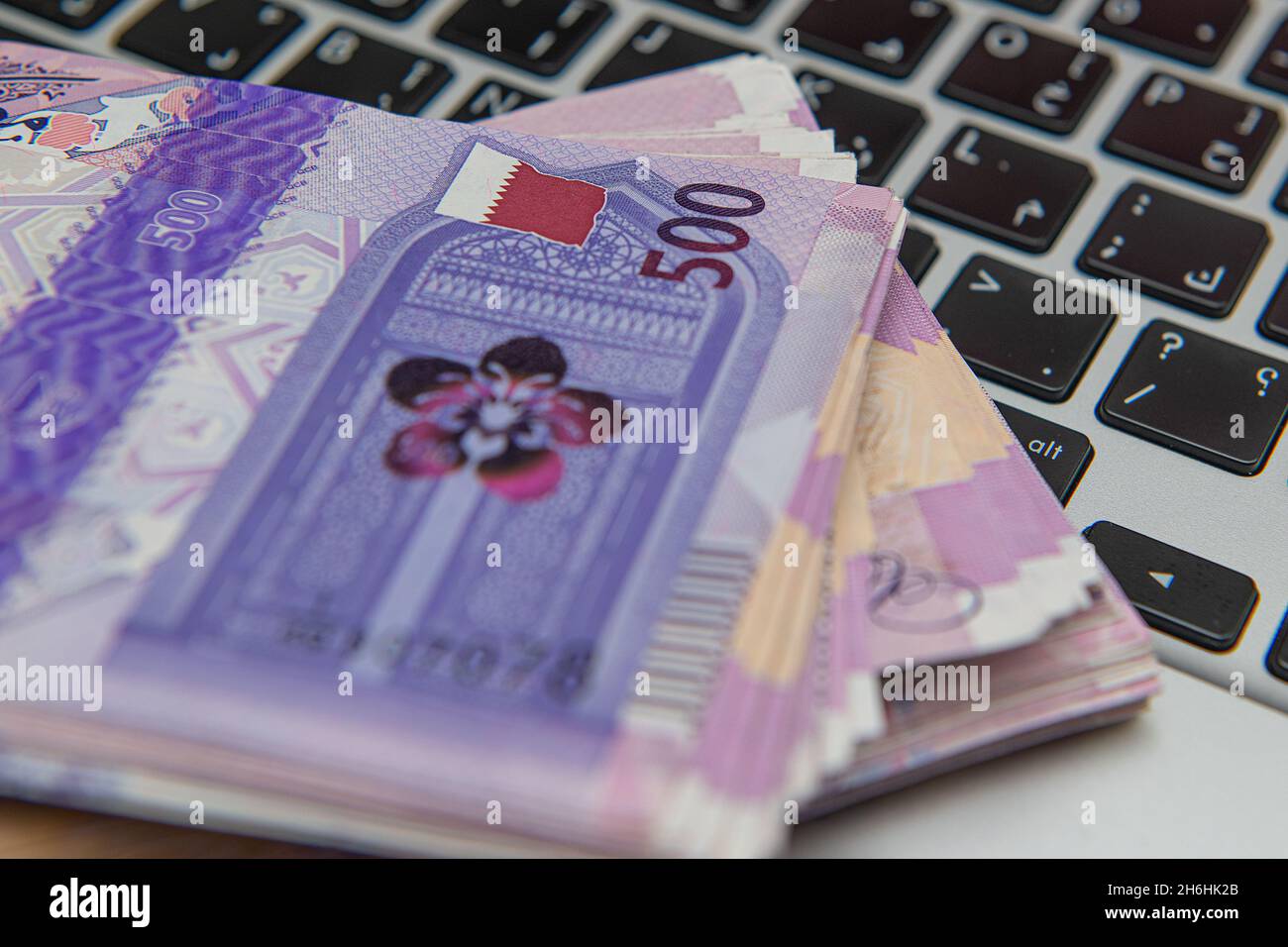 Qatar Currency Newley Launched Bank Notes. Qatari Riyal ,Notes,500 on ...