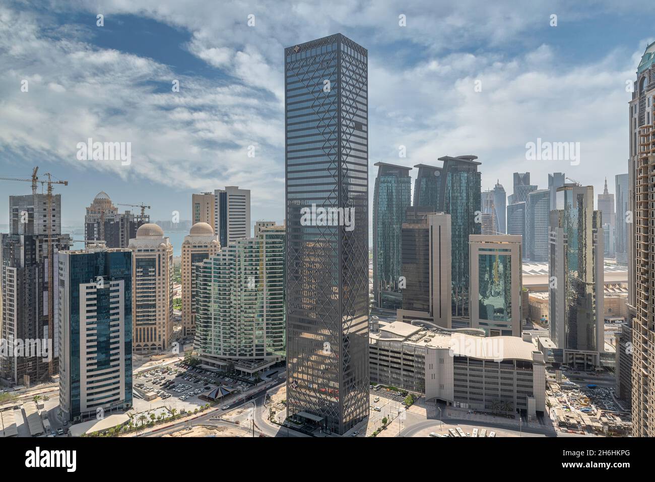 Doha skyscrapers in downtown skyline hi-res stock photography and ...