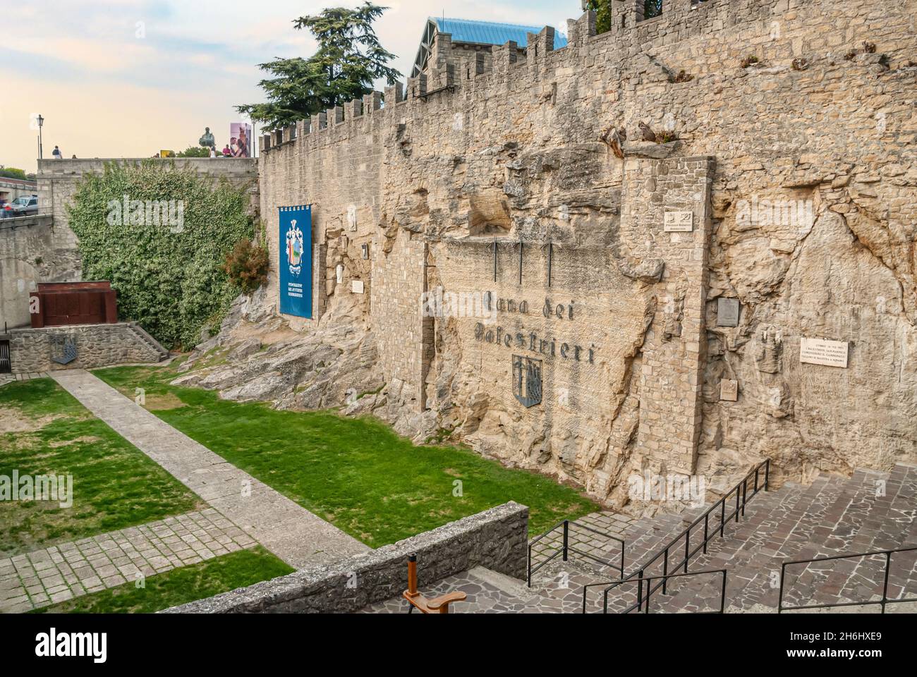 Open air pit hi-res stock photography and images - Alamy