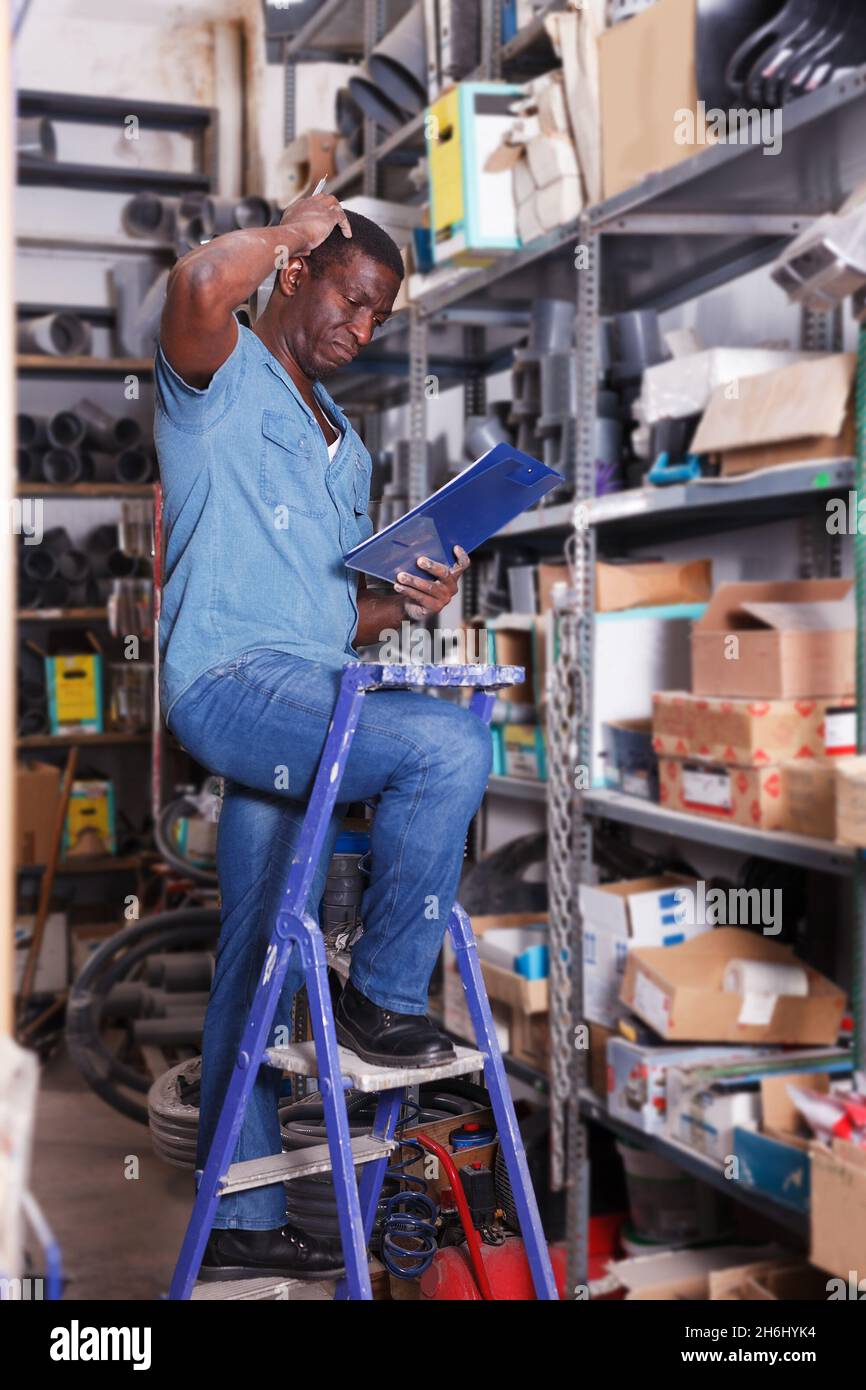 Inventory records hi-res stock photography and images - Alamy