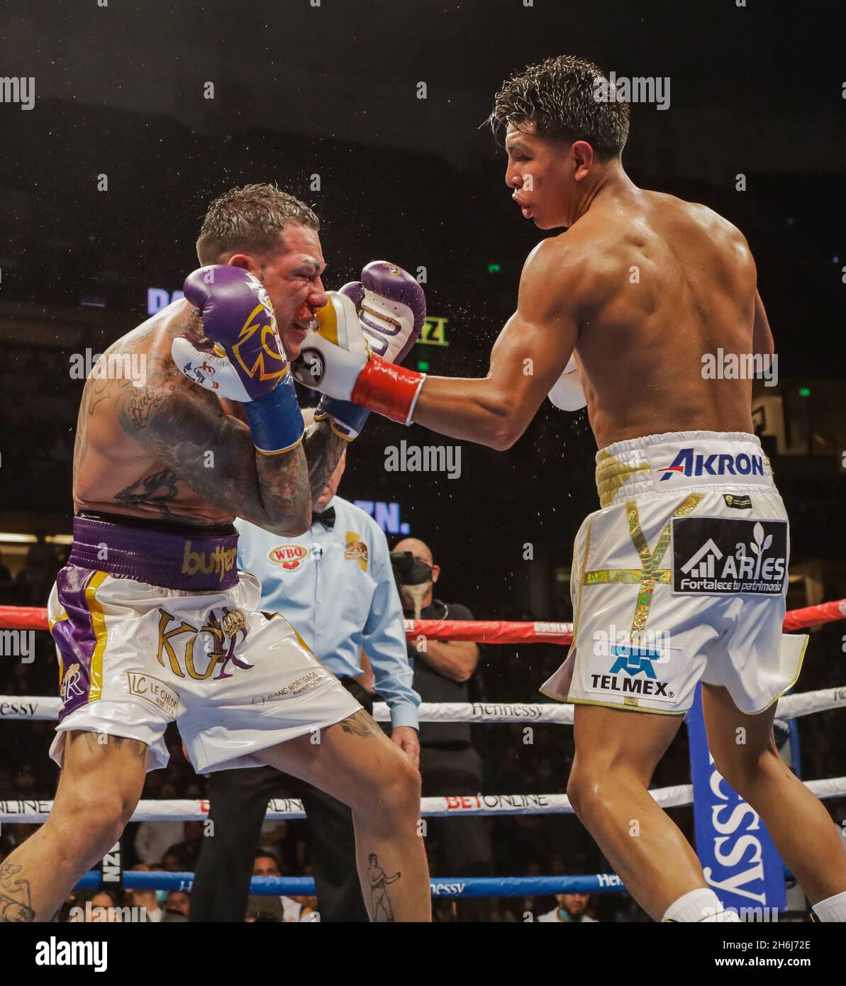 Dazn boxing match hi-res stock photography and images - Alamy