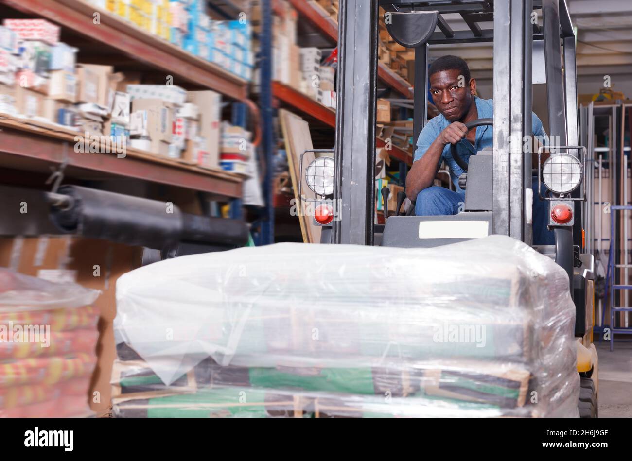 Forklift operator working in hi-res stock photography and images - Alamy