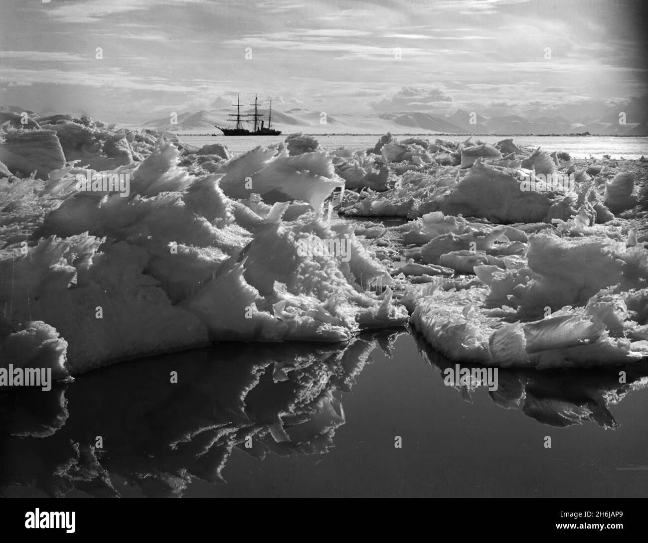 Terra nova expedition antarctic robert falcon scott boat ship ...