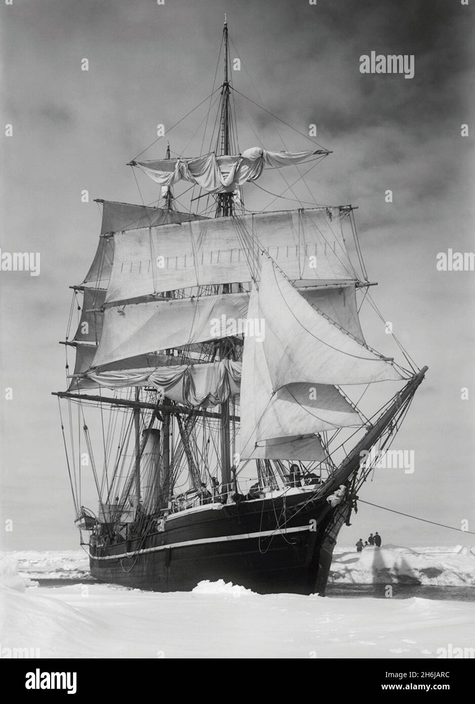 Captain Scott's Antarctic expedition ship Terra Nova in the ice Stock ...