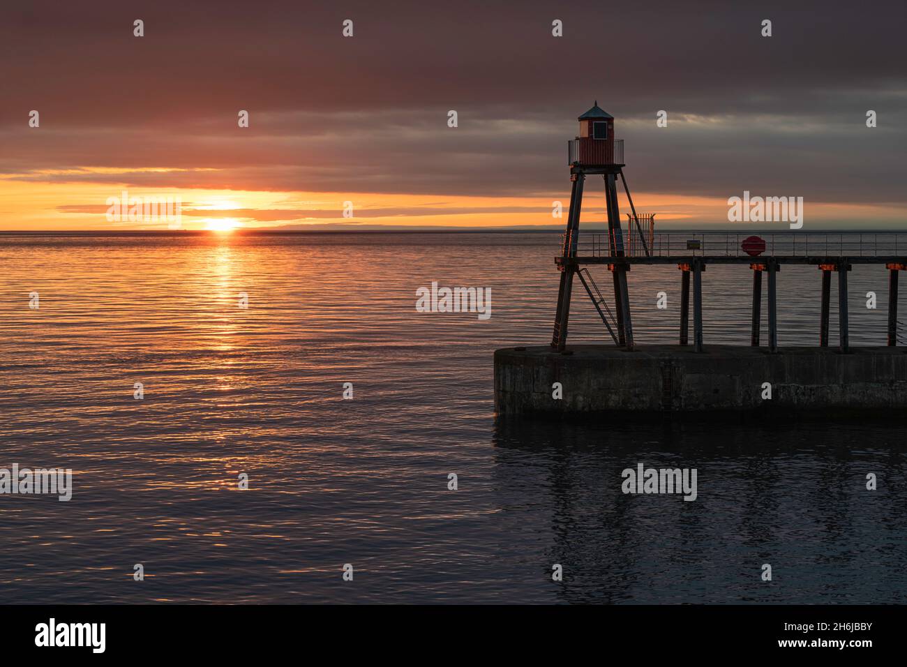 North breakwater pier hi-res stock photography and images - Alamy