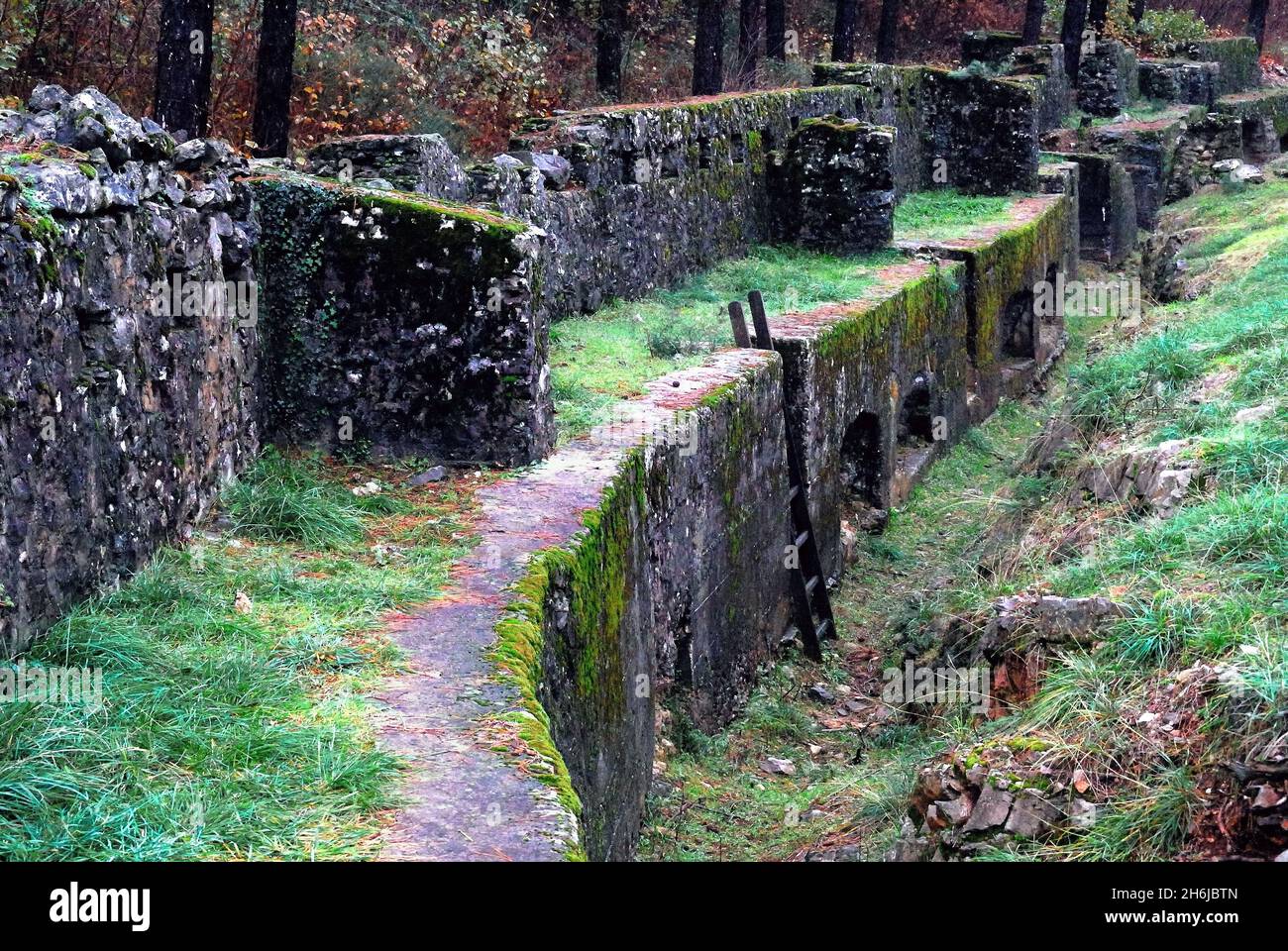Trench with concrete parapets hi-res stock photography and images - Alamy