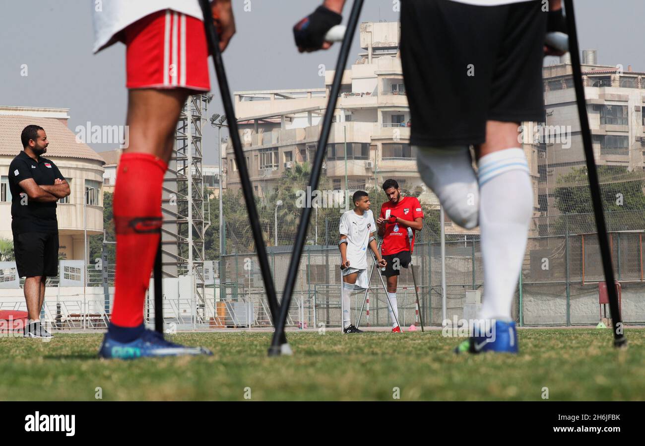 Amputee physical rehabilitation hi-res stock photography and images - Alamy