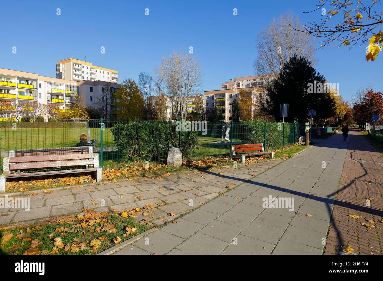 Paved sidewalk next to playground hi-res stock photography and images ...
