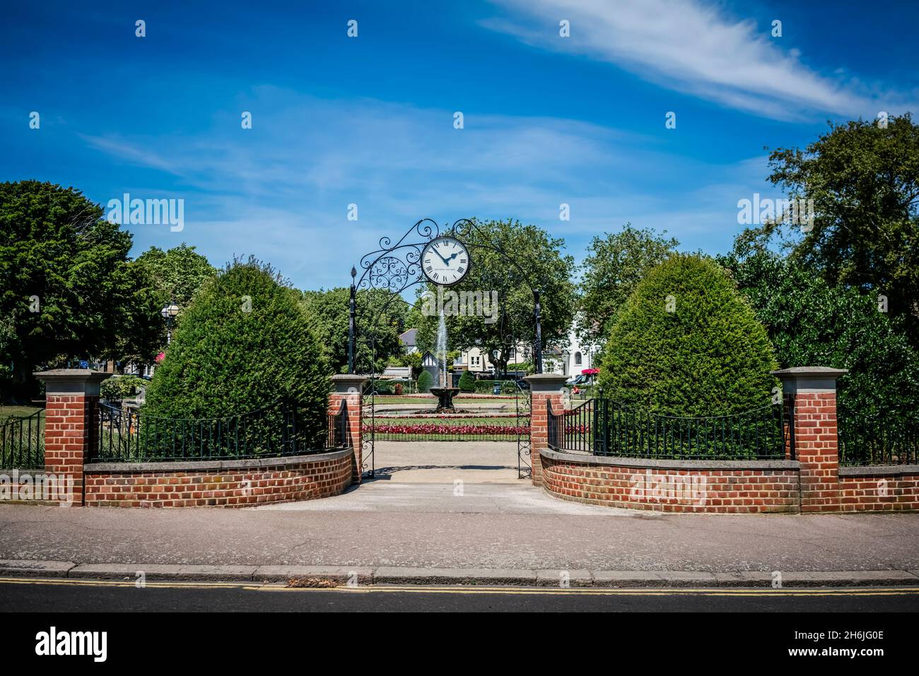 Art deco public town clock hi-res stock photography and images - Alamy