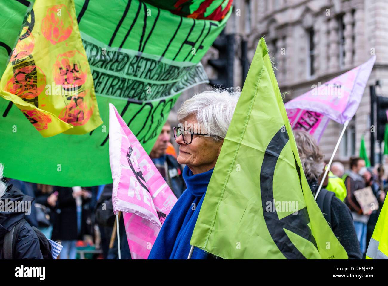 March crowd hi-res stock photography and images - Alamy