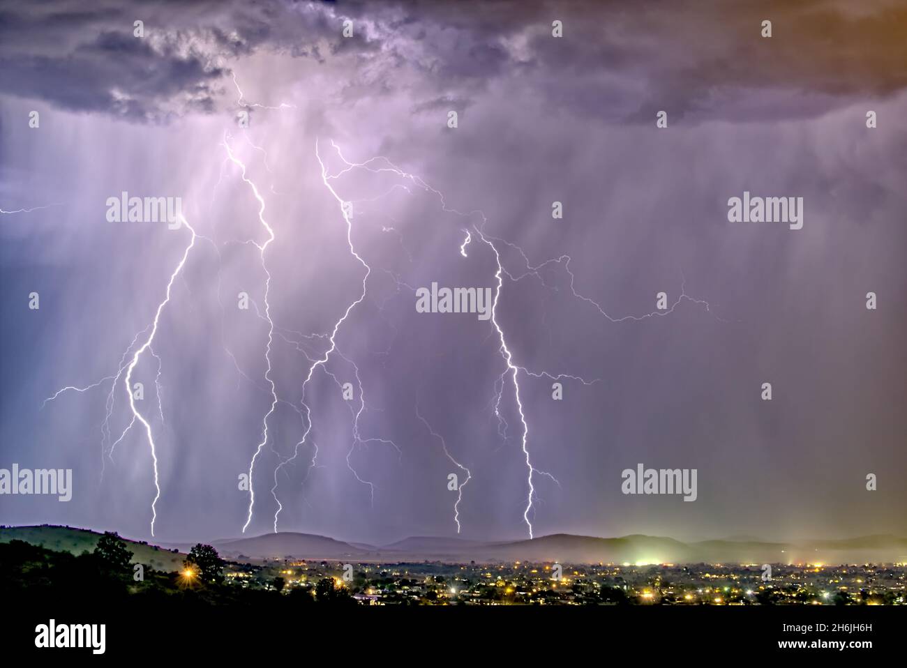 Late monsoon hi-res stock photography and images - Alamy