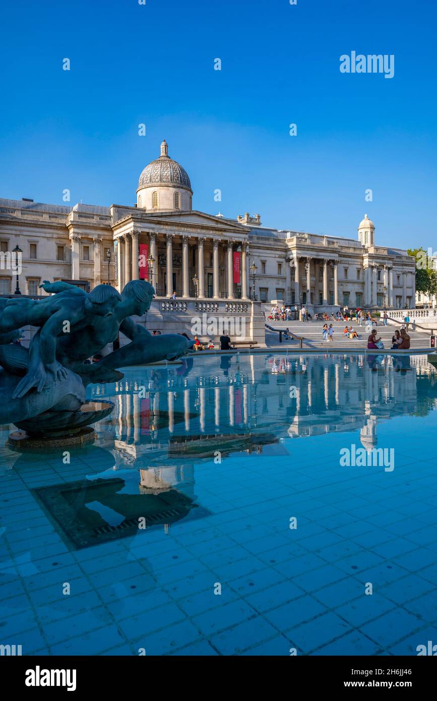 Human fountains hi-res stock photography and images - Alamy