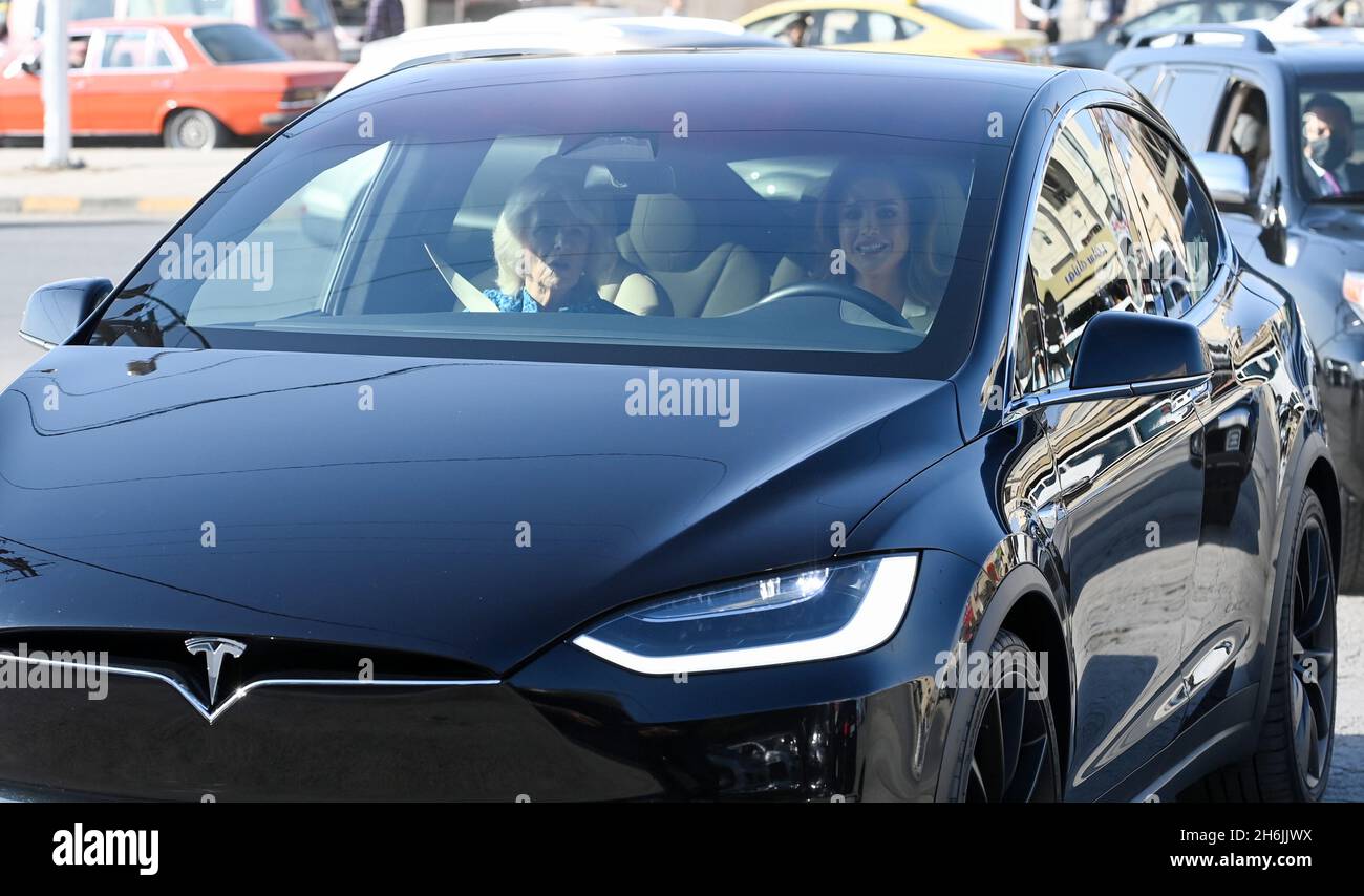 Queen Rania Al-Abdullah driving the Duchess of Cornwall in a Tesla for ...