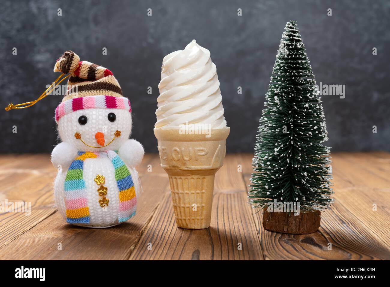 Snowman cone hi-res stock photography and images - Alamy