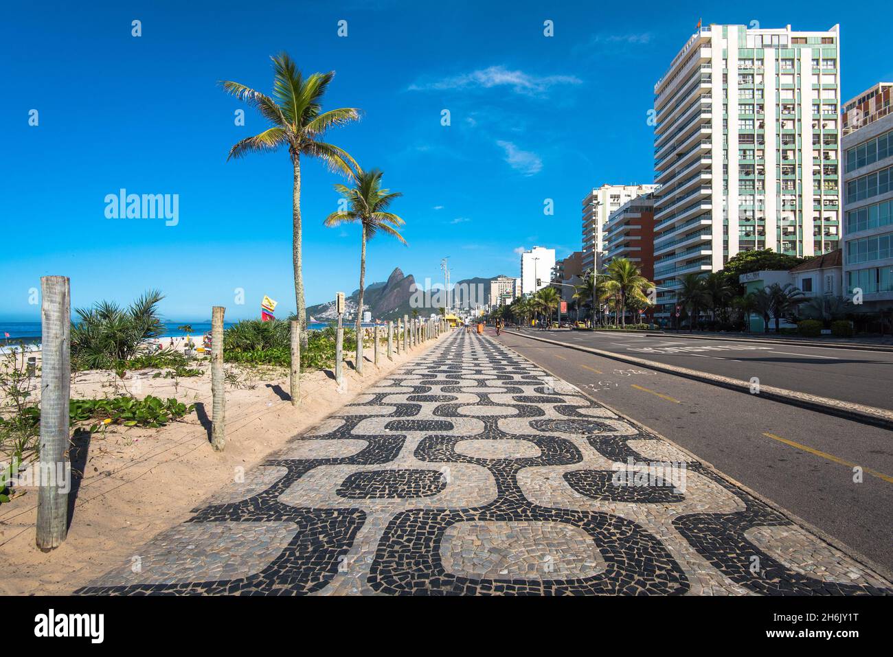 Brazil sidewalk pavement street hi-res stock photography and images - Alamy