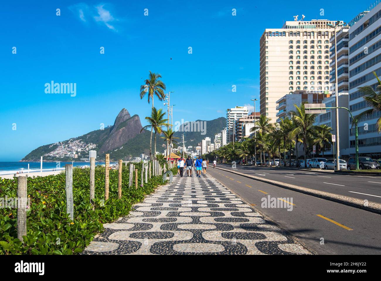 Brazil sidewalk pavement street hi-res stock photography and images - Alamy