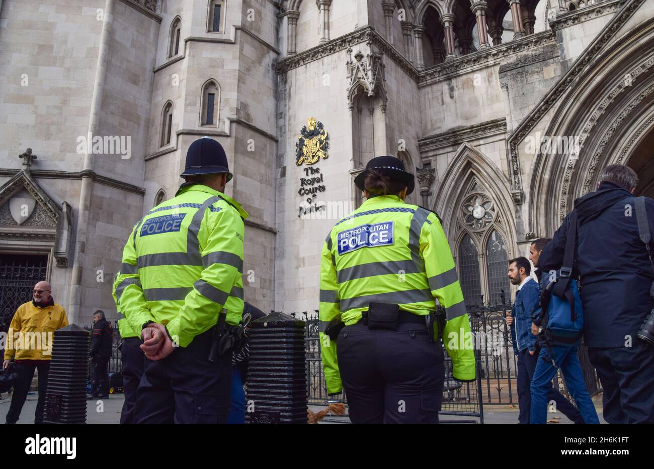 Prison officer uk hi-res stock photography and images - Alamy
