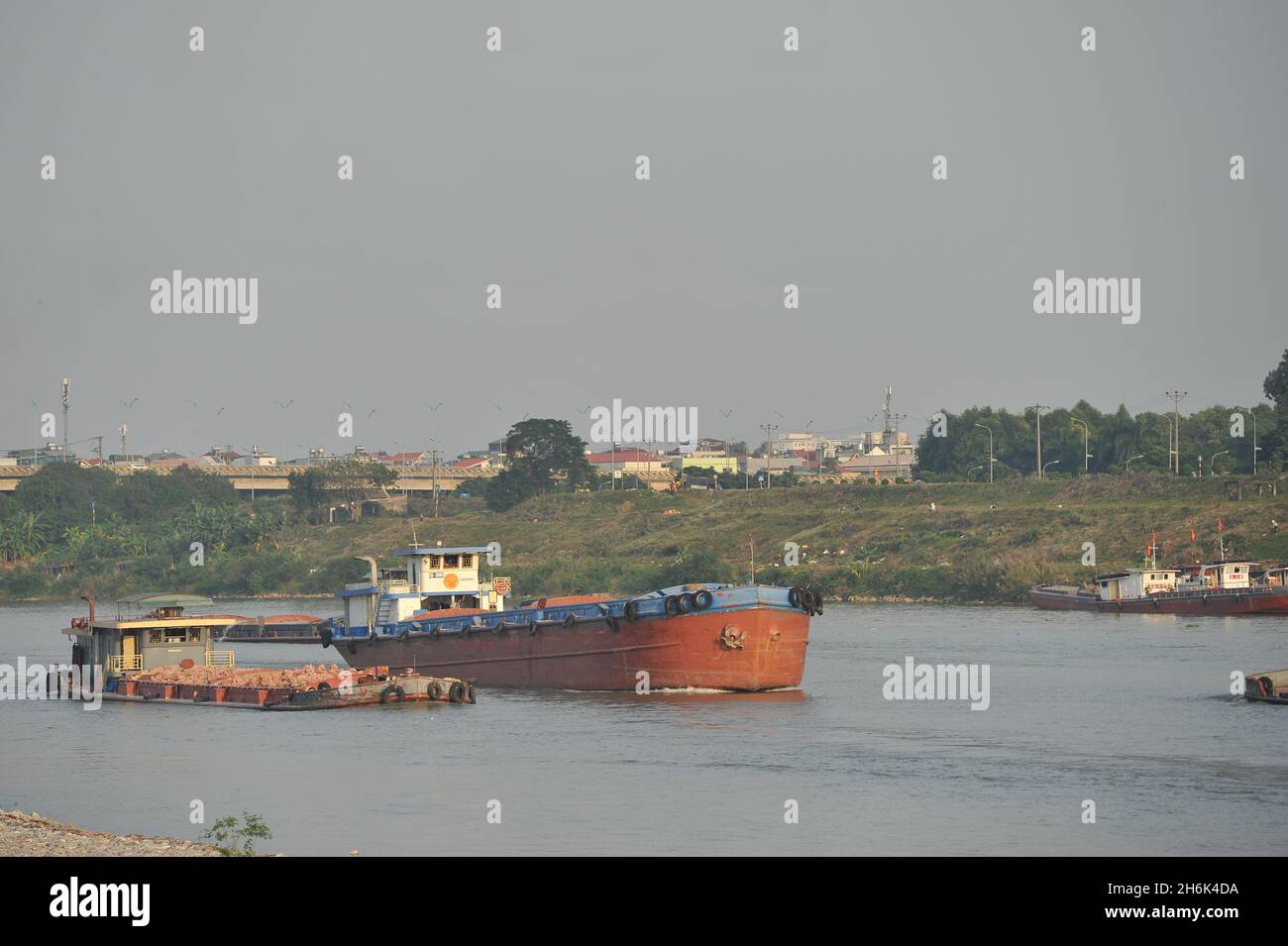 ships running on the river Stock Photo - Alamy