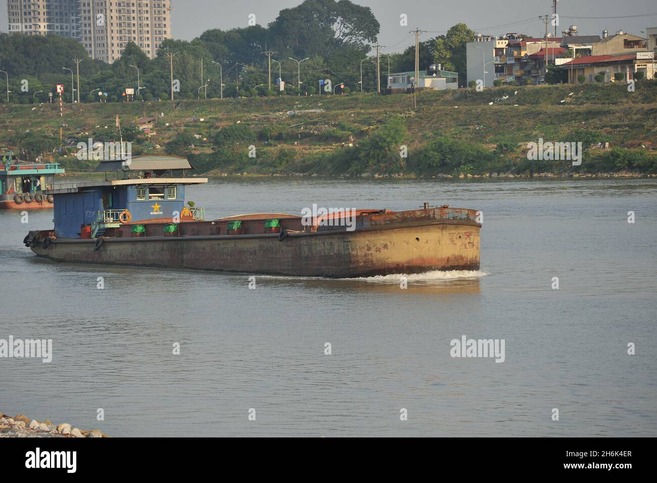ships running on the river Stock Photo - Alamy
