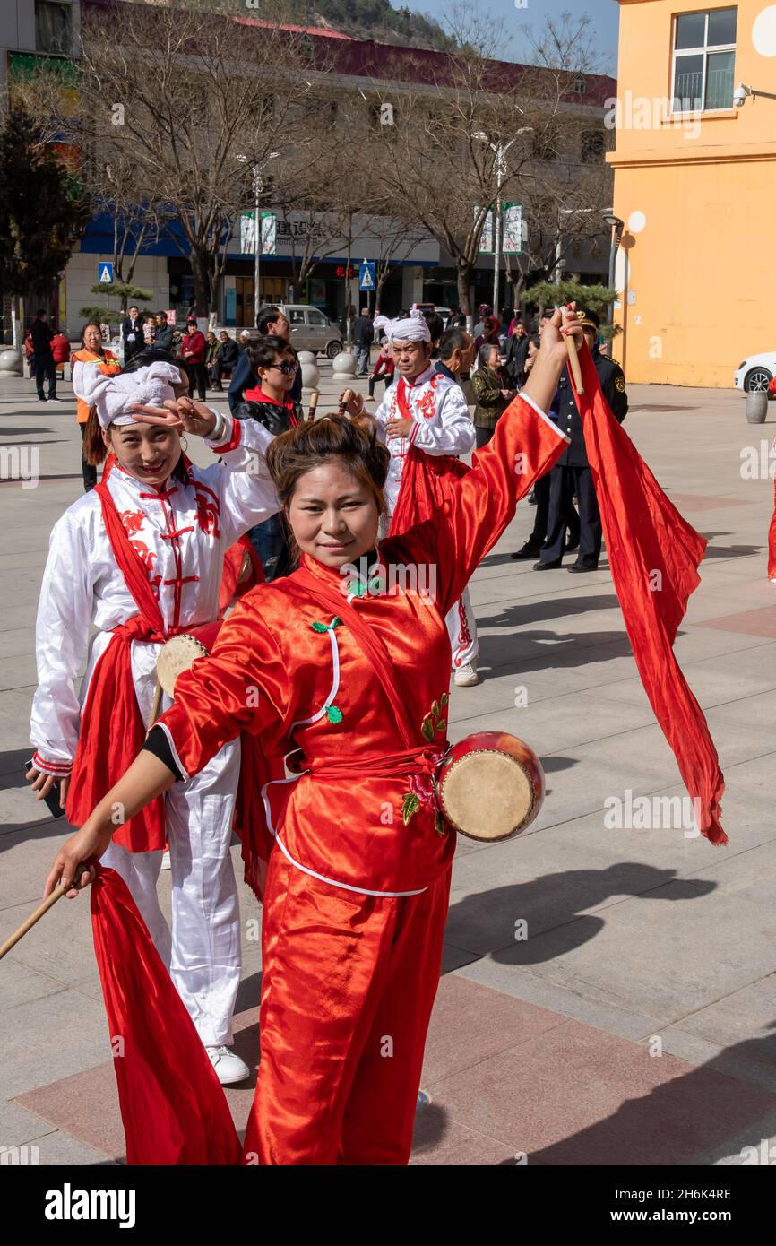 Chinese dancers at a celebration in Shaanxi Province, China Stock Photo ...
