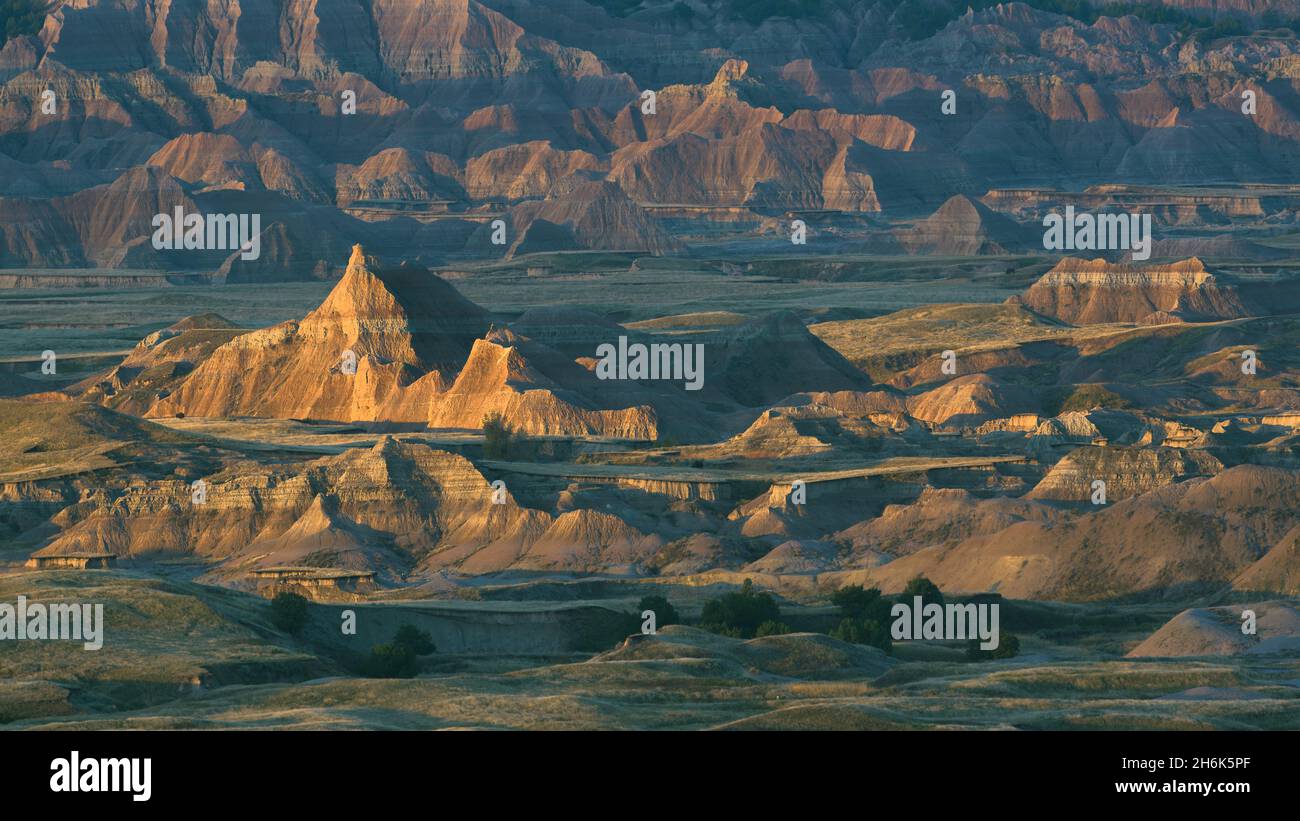 Sunrise over the badlands from Pinnacles Overlook in Badlands National ...