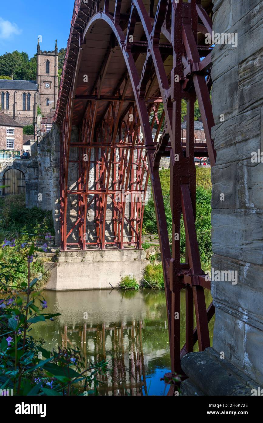 The Iron Bridge was the first bridge built of iron in 1779, linking the ...