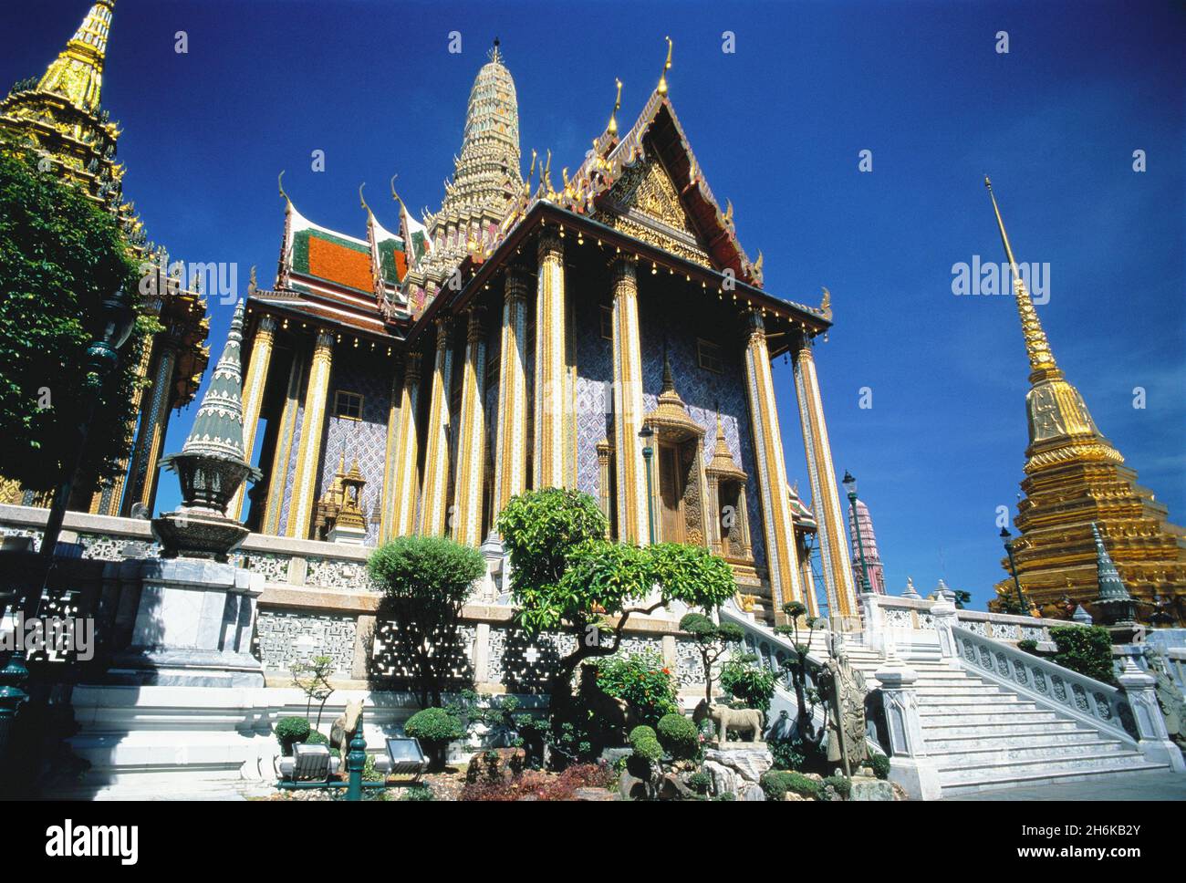 Bankok grand palace hi-res stock photography and images - Alamy