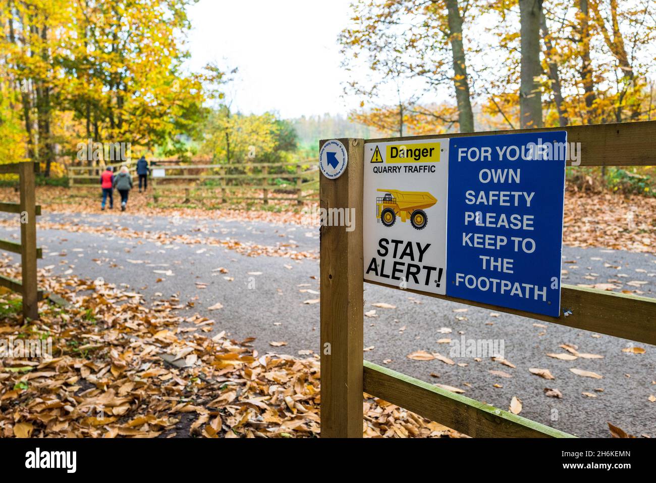 Stay alert sign hi-res stock photography and images - Alamy