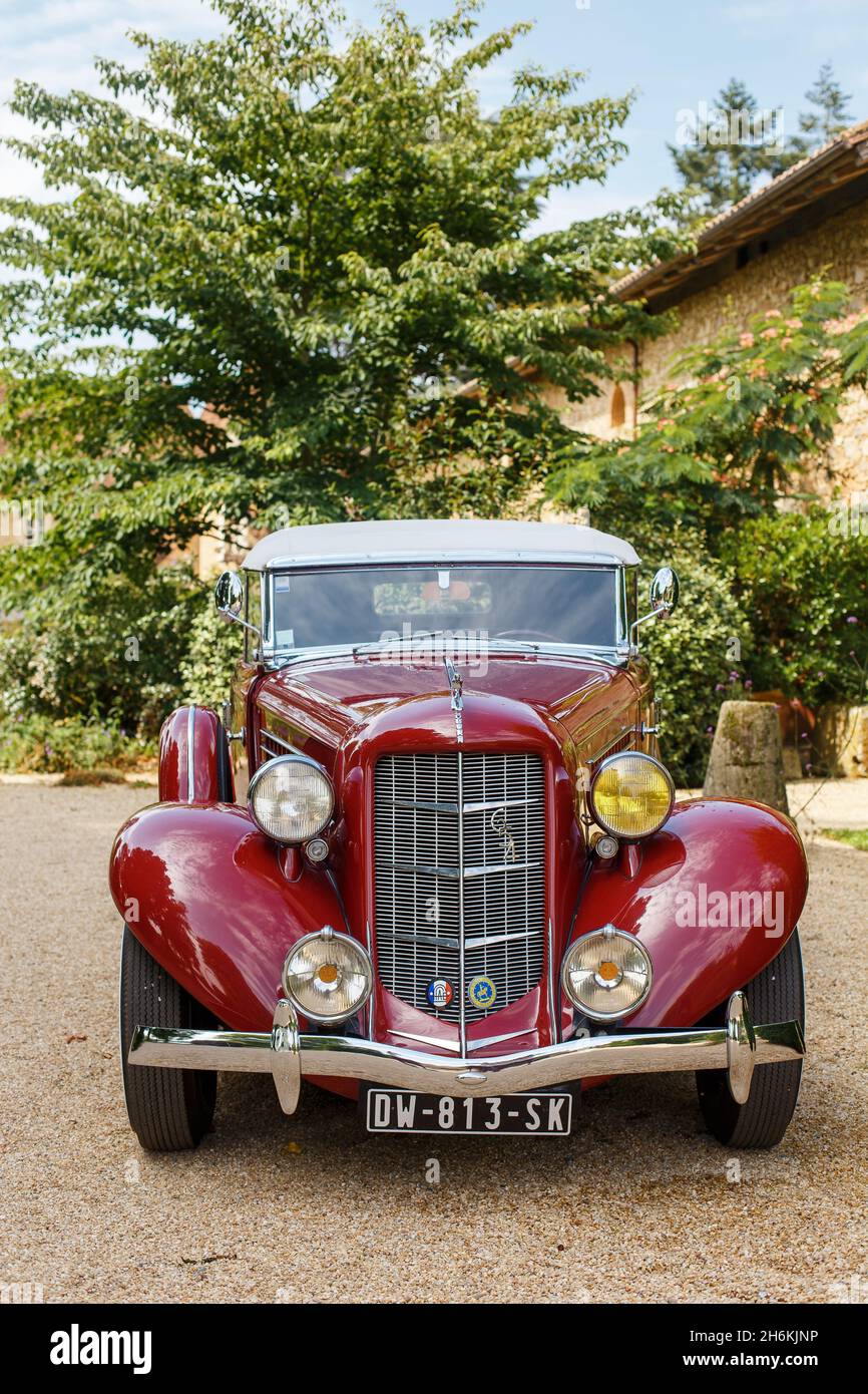 Vintage bra retro hi-res stock photography and images - Alamy