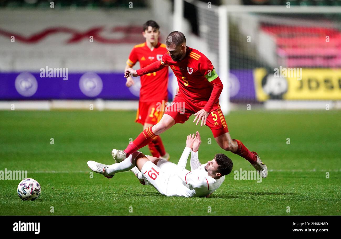 Darian males hi-res stock photography and images - Alamy