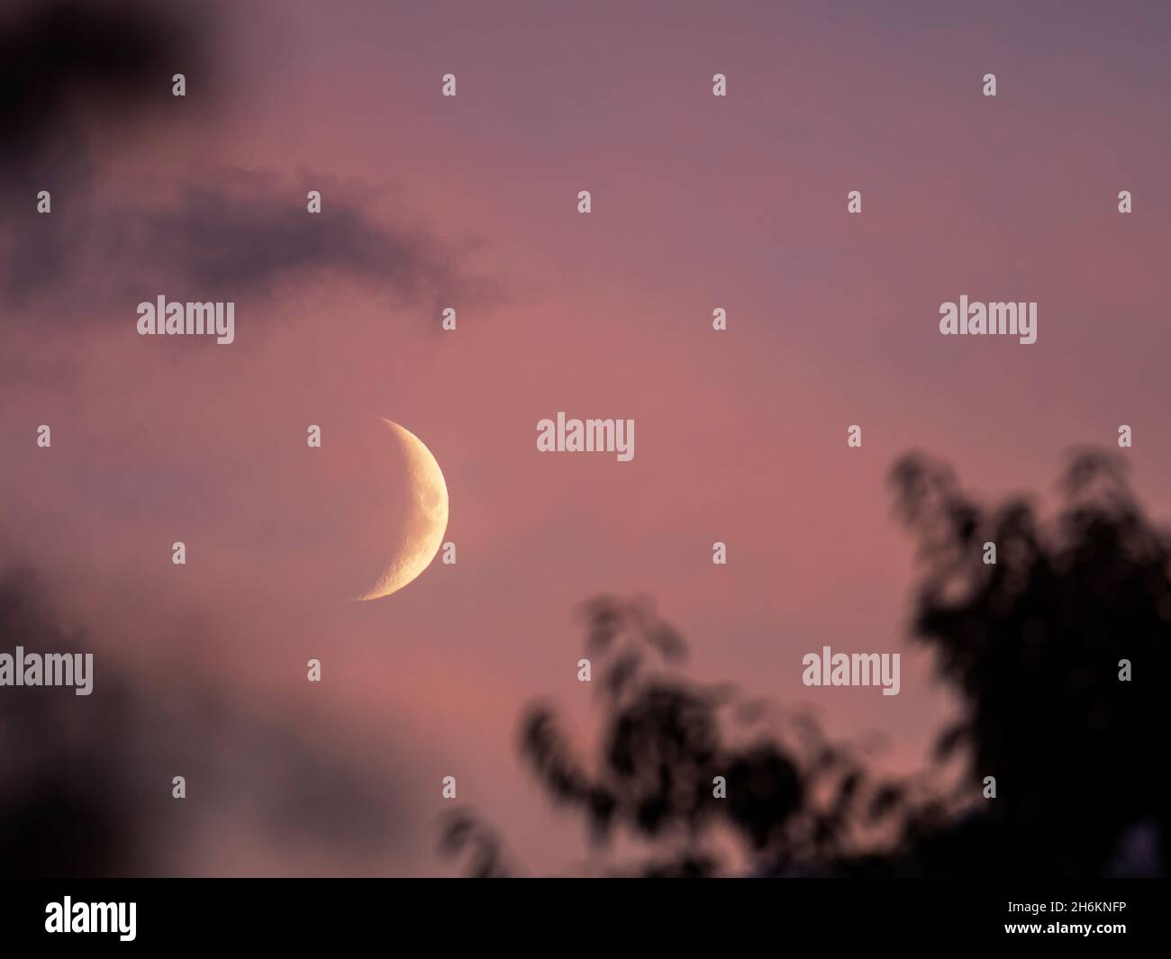 Clouds around moon hi-res stock photography and images - Alamy